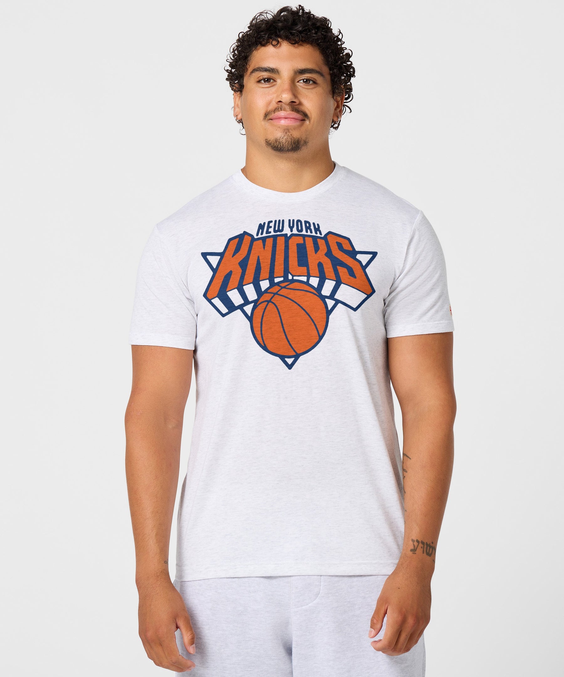 Women's New York Knicks Logo | Women's NBA Logo T-Shirt – HOMAGE